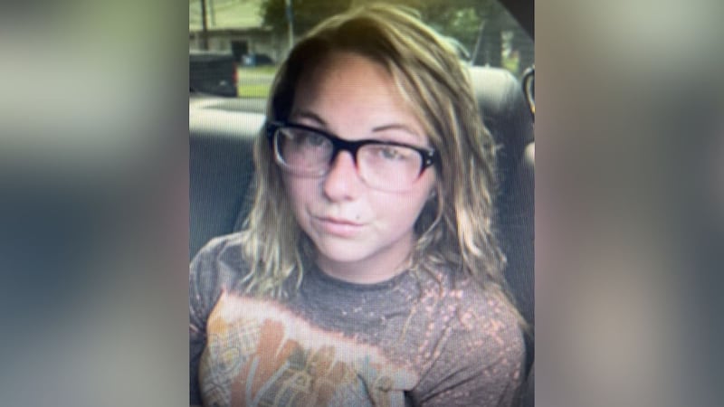 Woman accused of trying to set house on fire Woman accused of trying to set house on fire